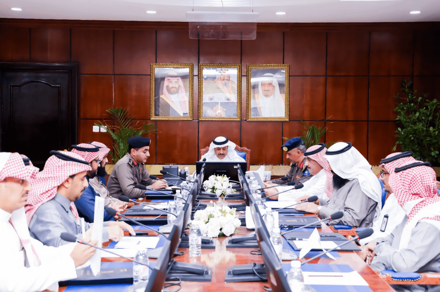 Headed contract Deputy Secretary of the Baha Region d. Mansour Al ...