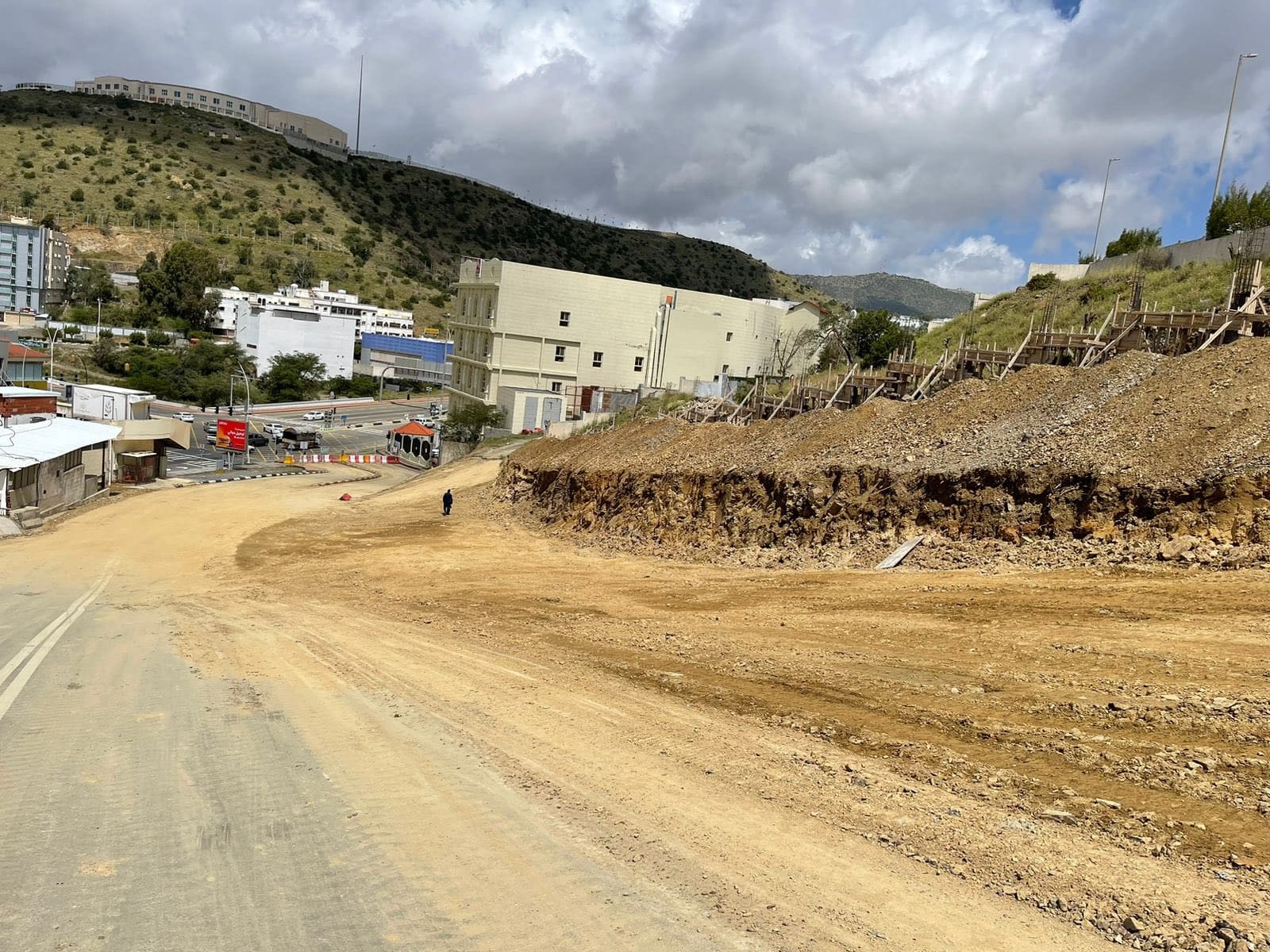 The Municipality of Al-Baha Region continues the expansion works of ...