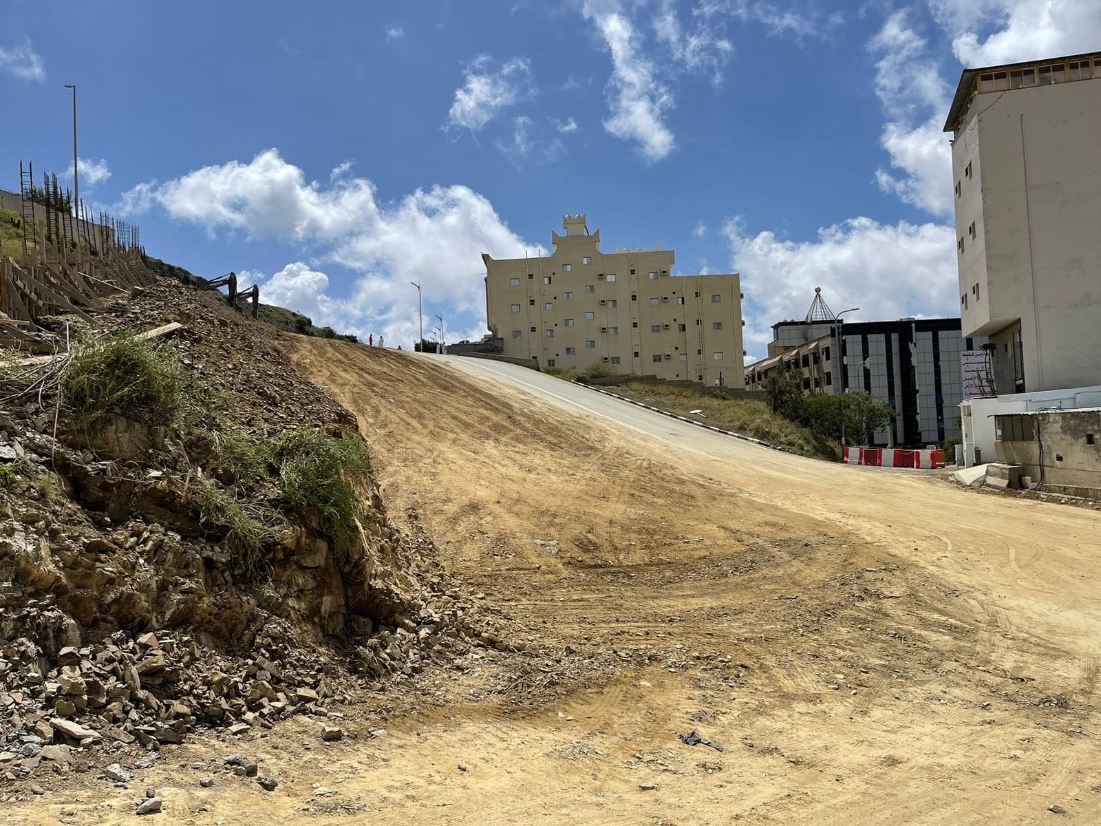 The Municipality of Al-Baha Region continues the expansion works of ...