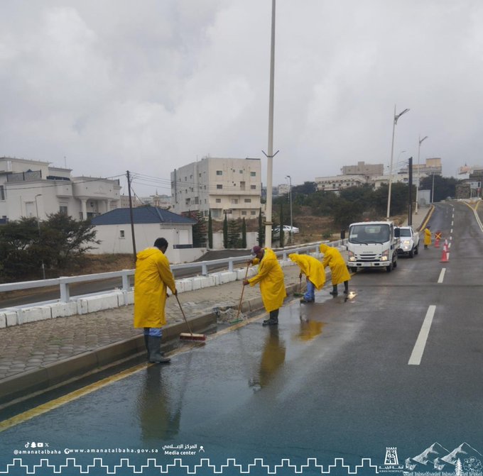 Intensive field work Emergency teams continue their efforts ...